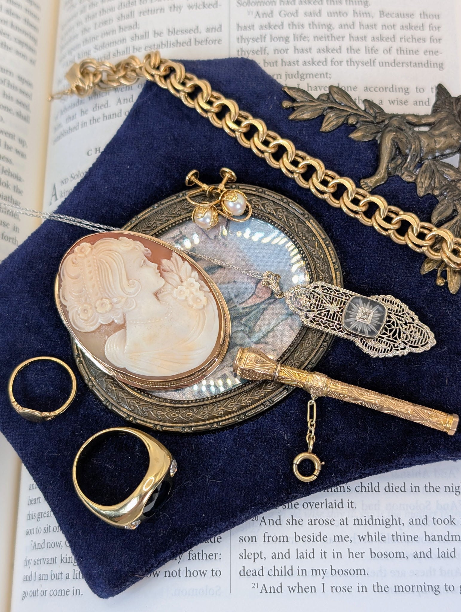All Items – GILDED ROACH